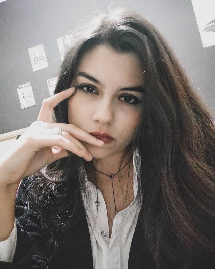 Larissa Liveir Bio, Wiki, Boyfriend, Height & Net Worth - Biography on